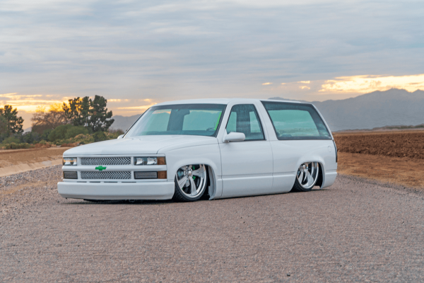 'HOE DOWN - Bodydropped ’99 Chevy Tahoe - Street Trucks