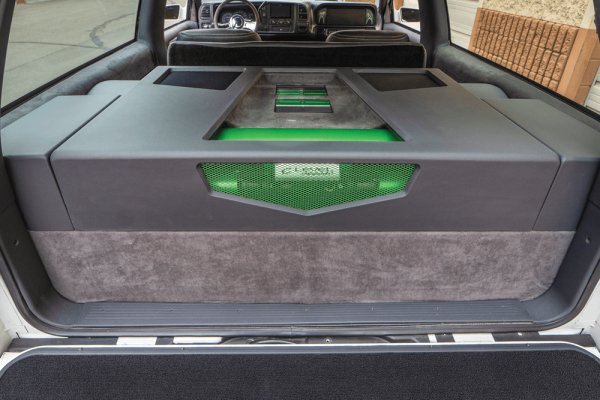 'HOE DOWN - Bodydropped ’99 Chevy Tahoe - Street Trucks