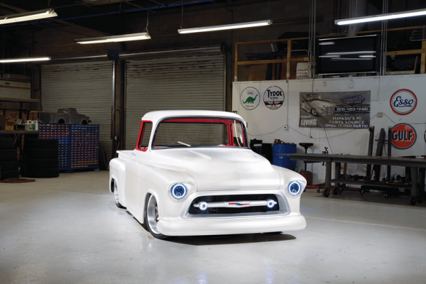 SNOW WHITE | A Fairy Tale ’57 - Street Trucks