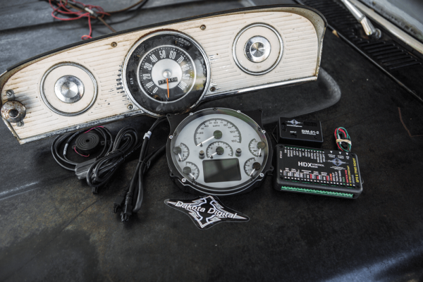 GAUGED UP | Dakota Digital HDX Installation - Street Trucks