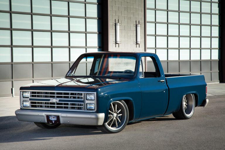 LEAD ROLL | ’86 Chevy Squarebody - Street Trucks