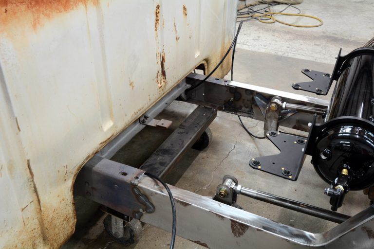 How to Manage Air Ride Suspension With an E-Level System