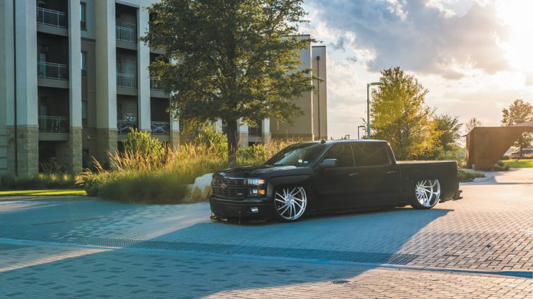 BUILT TO ROLL | ’14 Chevy Silverado - Street Trucks
