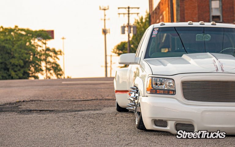 1997 GMC C3500 ON 24-INCH CUSTOM CUT ALCOA