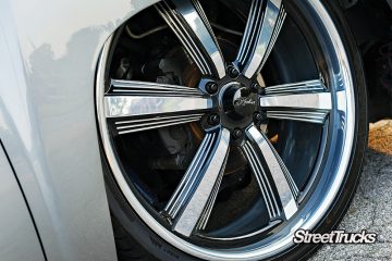 Bagged '07 Silverado LTZ on 26-Inch Raceline Blast 6 wheels