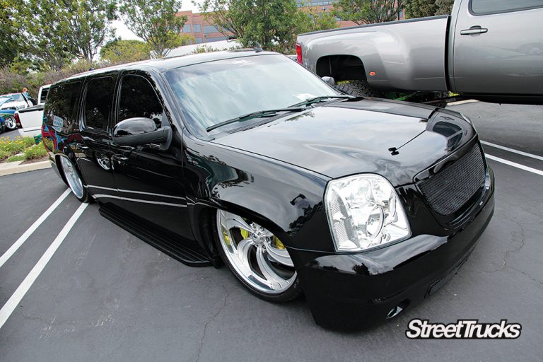 1965 Chevrolet C10 bagged on a Porterbuilt chassis - Street Trucks