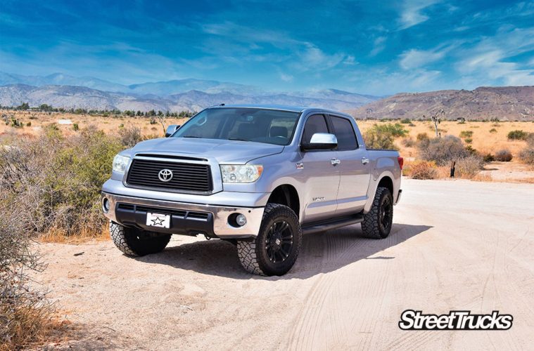 1986 Toyota pickup | STATIK-X - Street Trucks