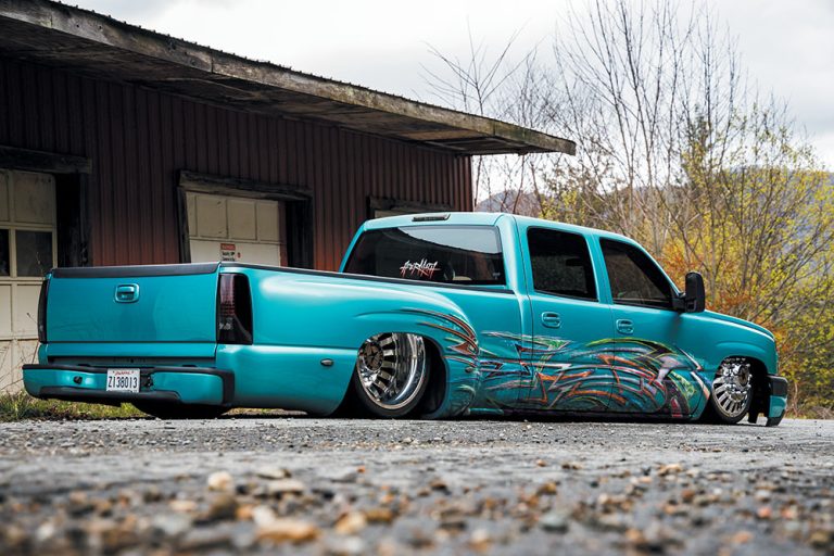 2004 Chevy 3500 dually OMG Becki - Street Trucks