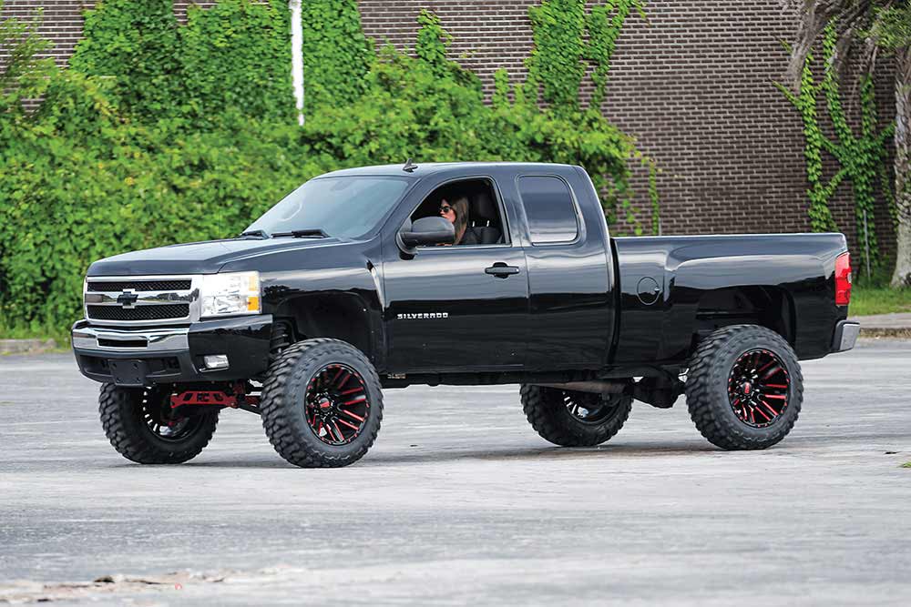 TOP 10 QUESTIONS ABOUT LOWERED TRUCKS - Street Trucks