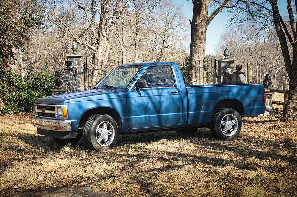 TOP 10 QUESTIONS ABOUT LOWERED TRUCKS - Street Trucks