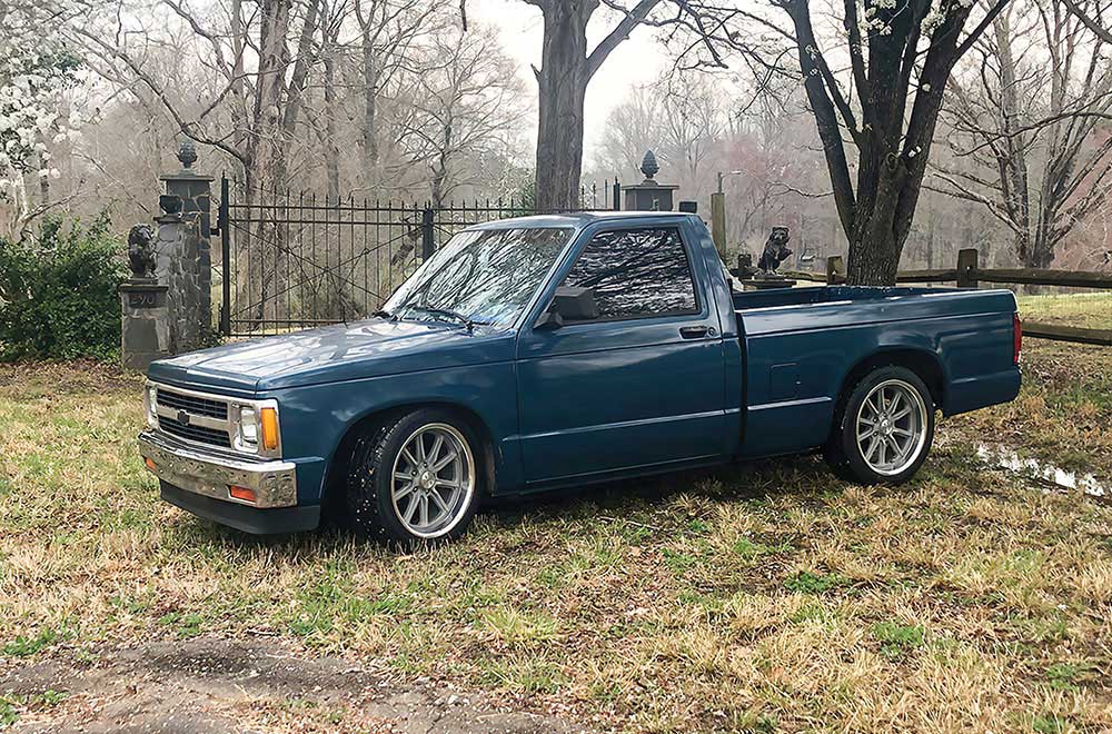 TOP 10 QUESTIONS ABOUT LOWERED TRUCKS - Street Trucks