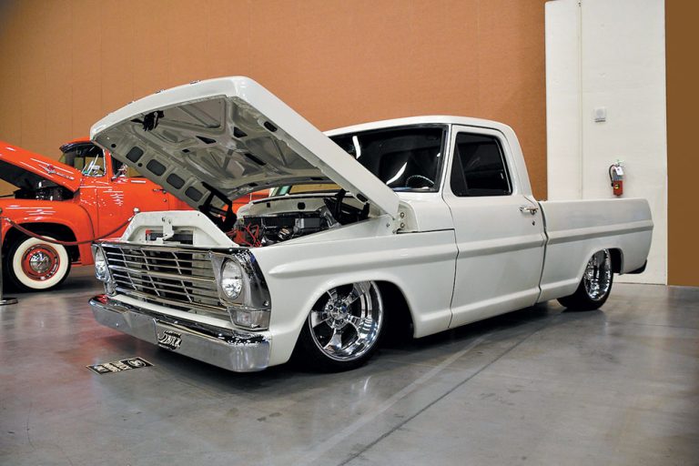 F-100 Supernationals Event Coverage - 44 Years of Fords