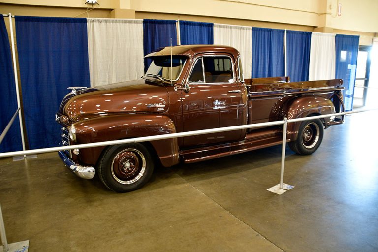 THE 34TH NSRA ANNUAL STREET ROD NATIONALS - Street Trucks