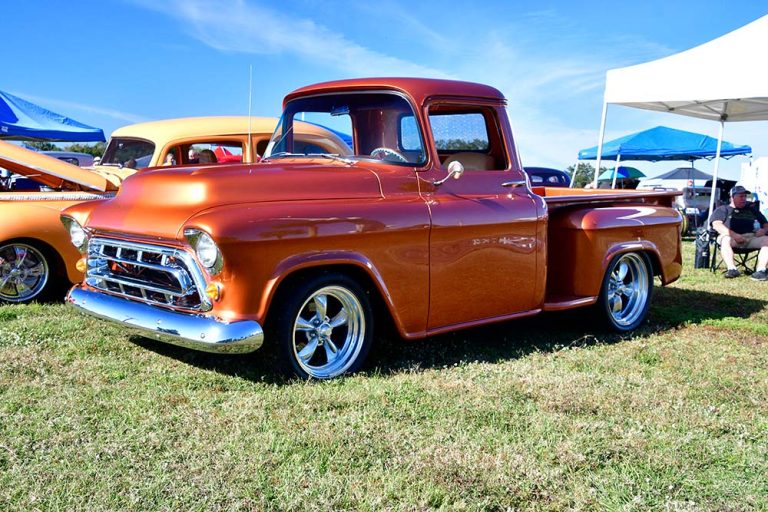 THE 34TH NSRA ANNUAL STREET ROD NATIONALS - Street Trucks