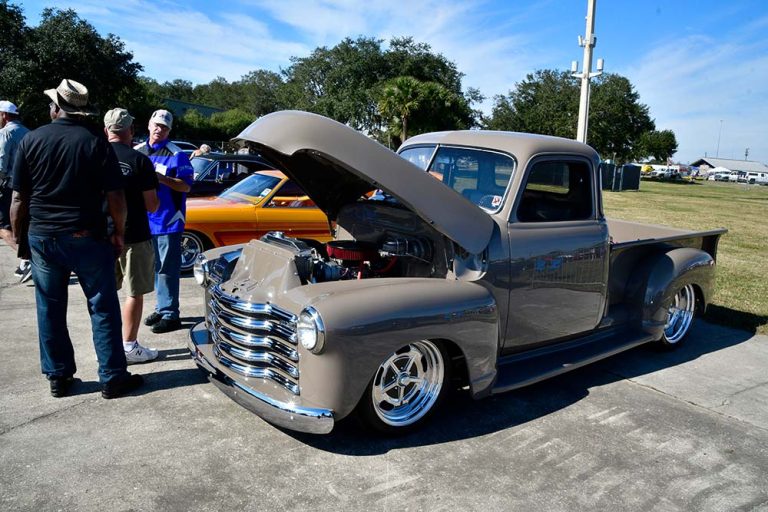 THE 34TH NSRA ANNUAL STREET ROD NATIONALS - Street Trucks