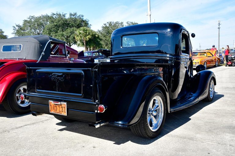THE 34TH NSRA ANNUAL STREET ROD NATIONALS - Street Trucks