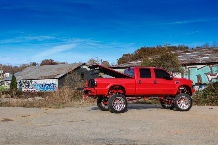Stryker lift on a Ford F-250 Lariat with 26" American Force wheels