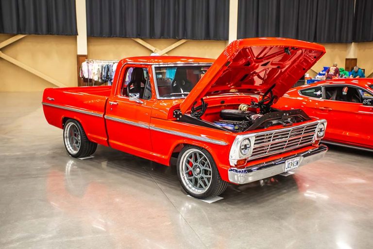 event coverage from Grand National F100 Show - Street Trucks